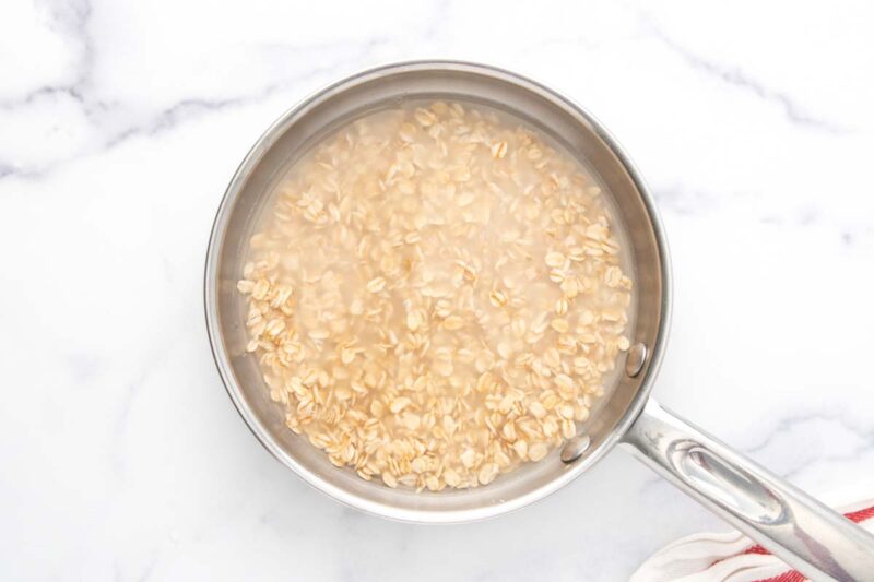 How to Cook Oatmeal for Dogs (2 Ways + Mix-ins)