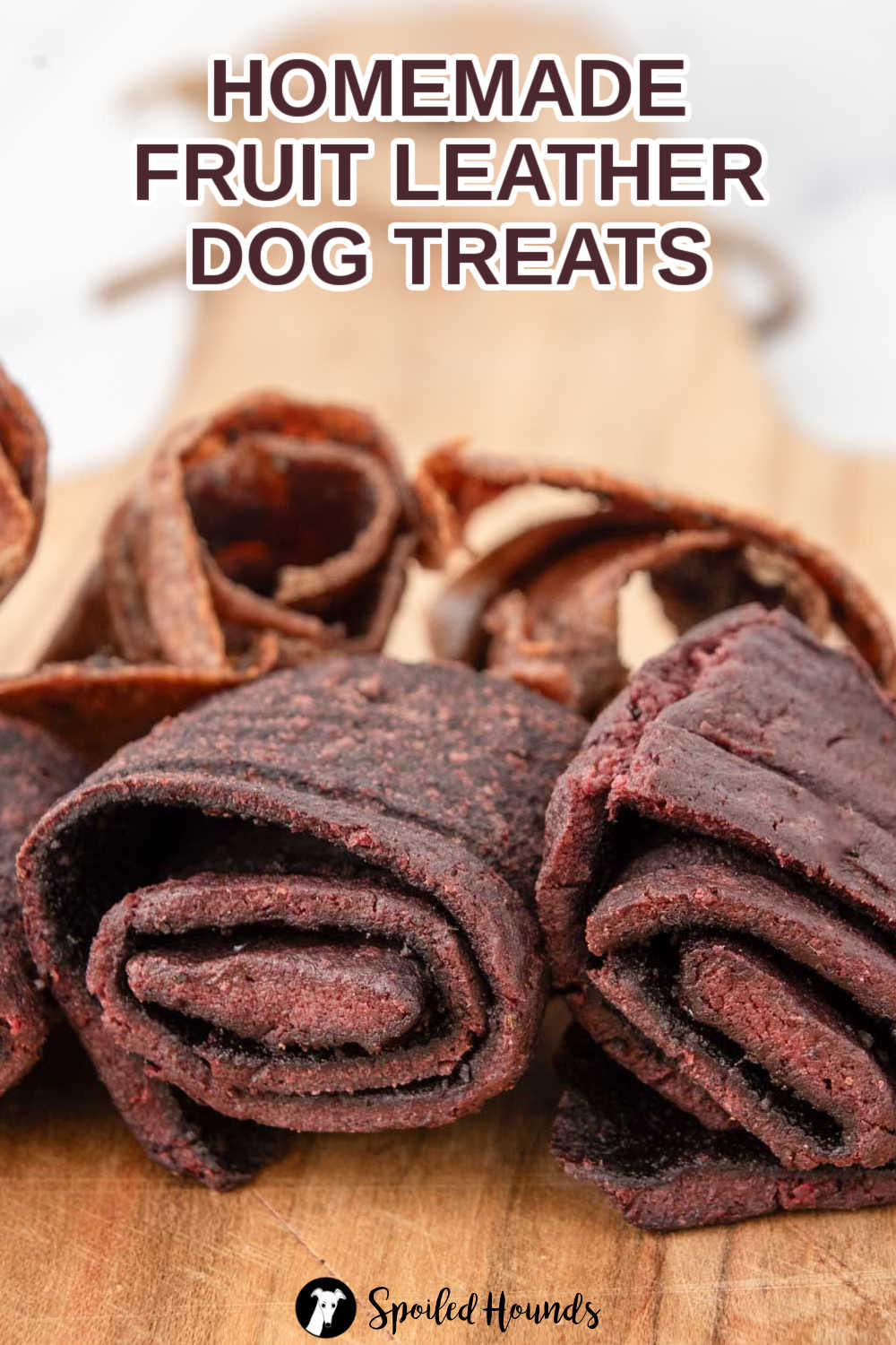 DIY Fruit Leather Dog Treats (Homemade Fruit Roll Ups for Dogs)