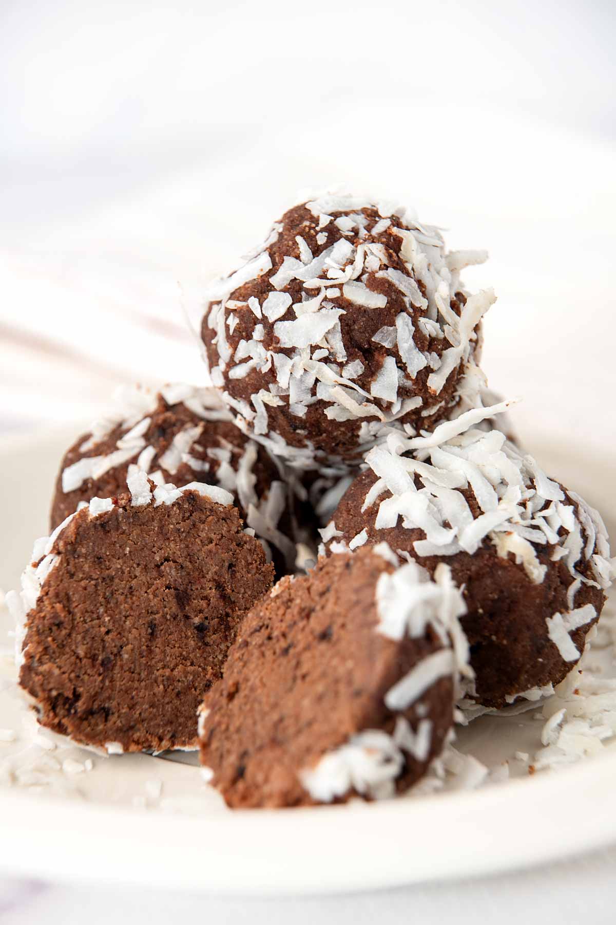 Homemade Red Velvet Truffles for Dogs (Easy No-Bake Recipe)