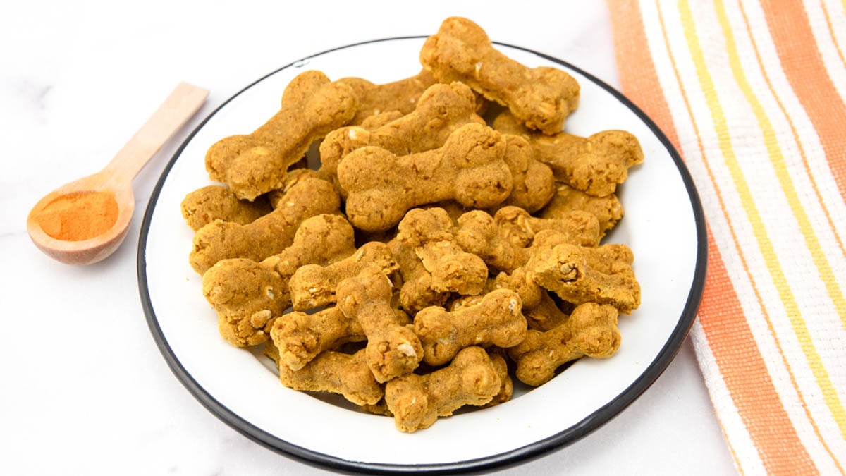 Homemade Turmeric Dog Treats with Sweet Potato (Easy Recipe)